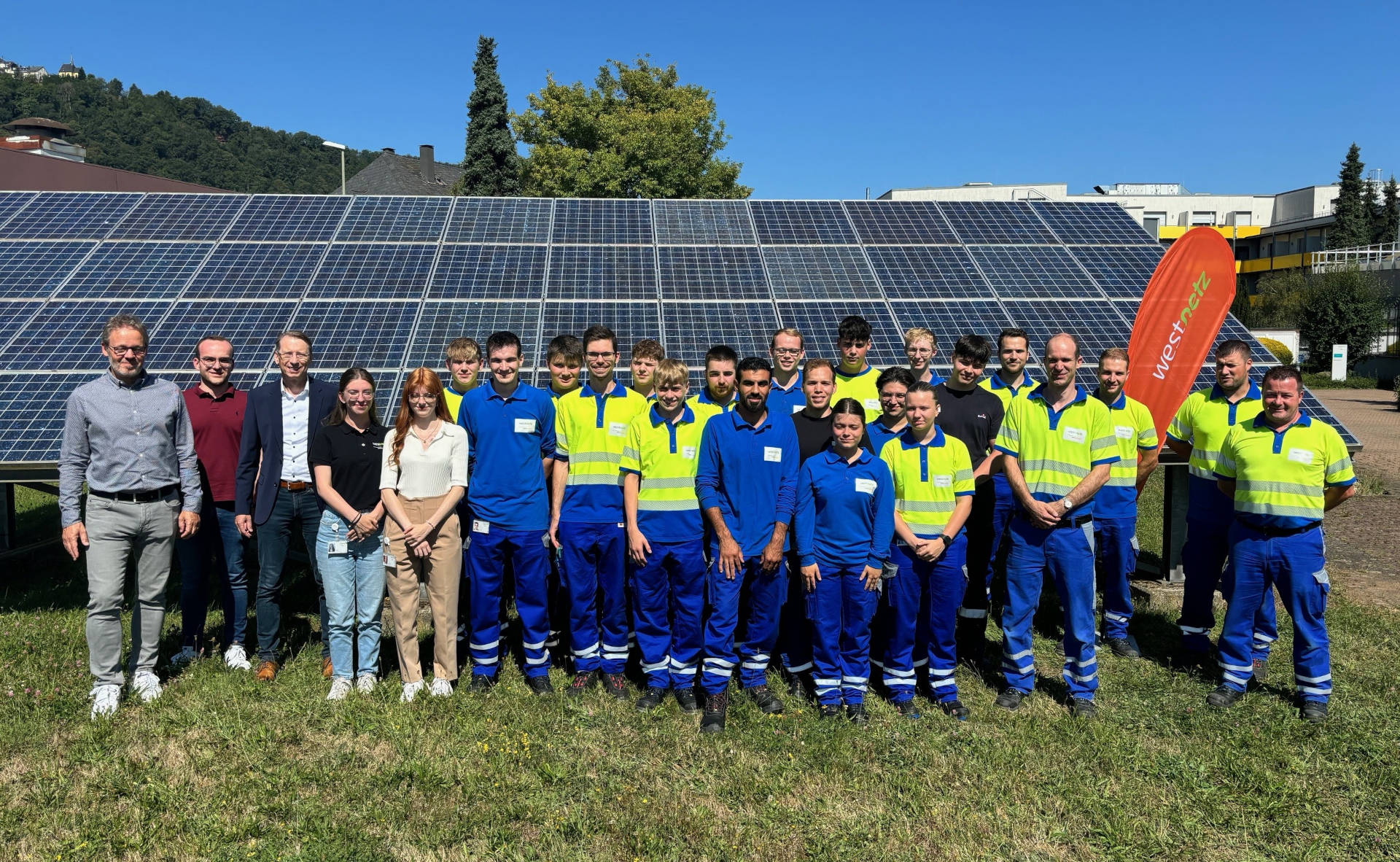21 junge Menschen starten bei Westnetz in Trier ins Berufsleben