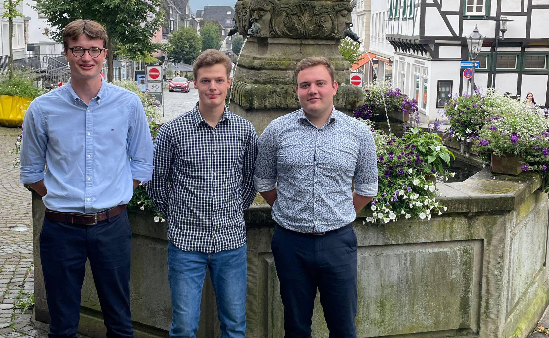 Westnetz gratuliert drei jungen Fachkräften